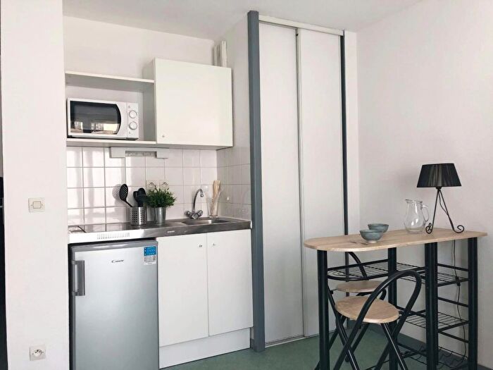 Appartement à louer - Saint-Étienne, Saint-Roch, Vivaraize, Valbenoite, Centre Deux - 1 pièce