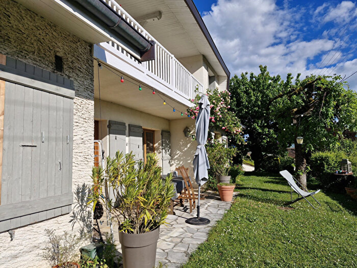 Sales : Maison 8 pièces à vendre