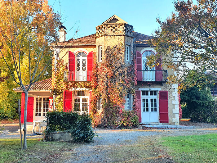 Maison à vendre - Hagetmau - 6 pièces - 5 chambres