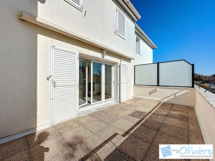 Appartement à vendre - Voisins-le-Bretonneux - 4 pièces - 3 chambres