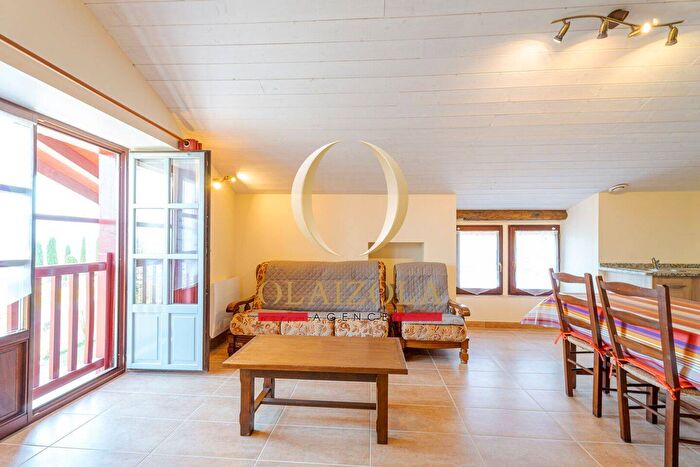 Appartement à louer - Sare - 3 pièces - 2 chambres