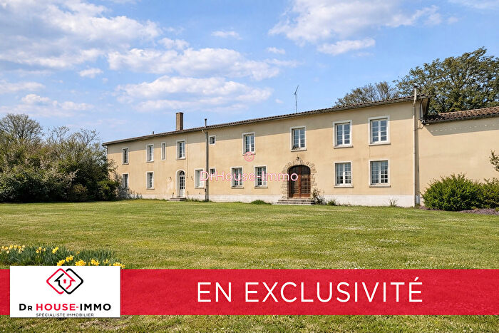 Maison à vendre - Genac - 12 pièces - 10 chambres