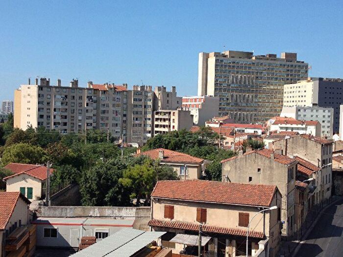 Appartement à louer - Marseille e , Saint-Pierre - 3 pièces - 2 chambres