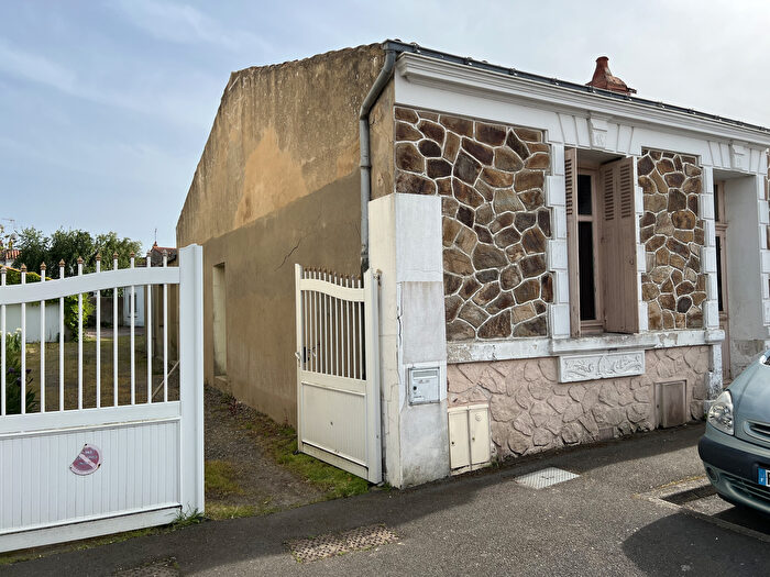 Maison 5 pièces à Les Sables-dOlonne, Les Roses, Route du Château dOlonne, à vendre
