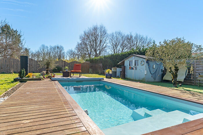 Maison à vendre - Belin-Béliet - 6 pièces - 4 chambres