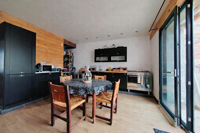 Maison à vendre - Vendegies-sur-Écaillon - 6 pièces - 4 chambres