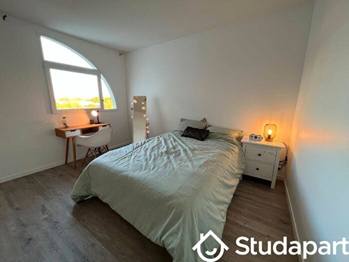 Appartement à louer - Ville Nouvelle-Centre Est, Noisiel - 1 pièce - 1 chambre