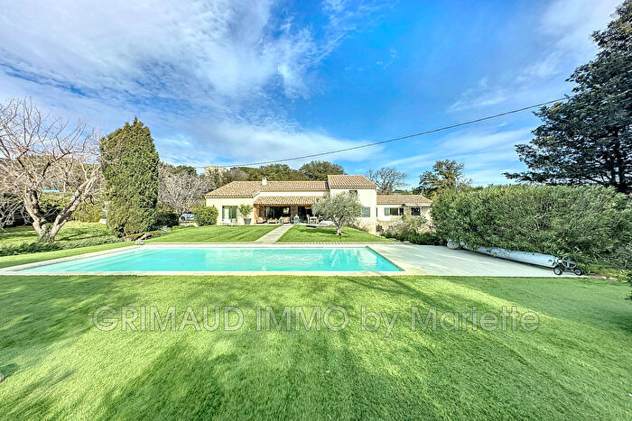 Maison à vendre - Le Plan-de-la-Tour - 8 pièces - 6 chambres