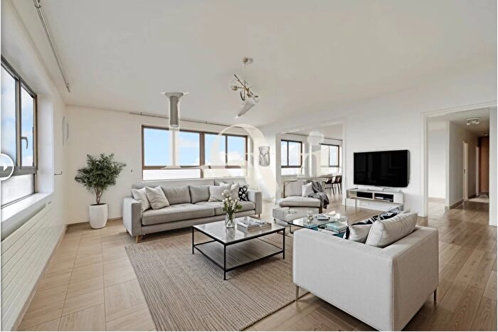 Appartement à vendre - Paris e , Mouzaia - 5 pièces - 2 chambres