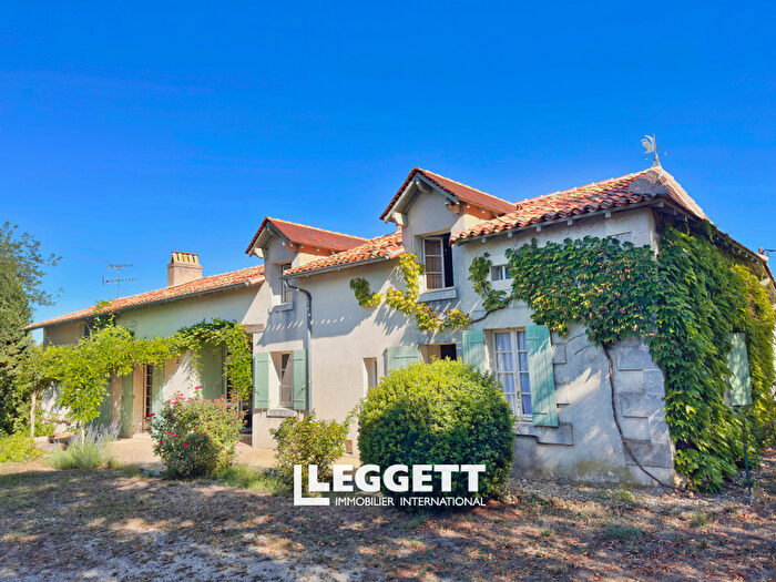 Maison 9 pièces à Saint-Aulaye, à vendre