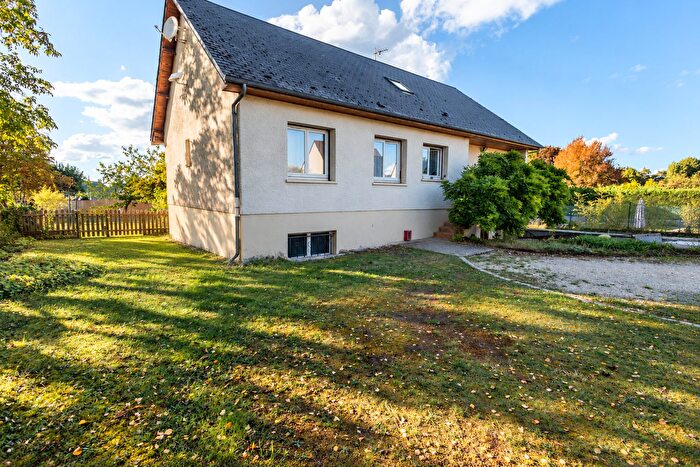Vennecy : Maison 8 pièces à vendre