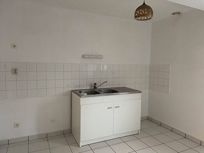 Appartement 4 pièces à Eydoche, à louer