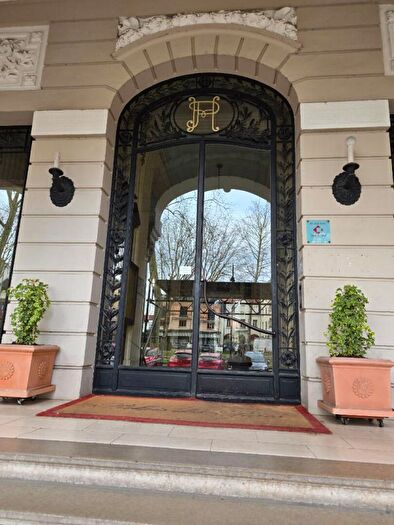 Appartement à vendre - Vichy, Thermal - 3 pièces - 1 chambre