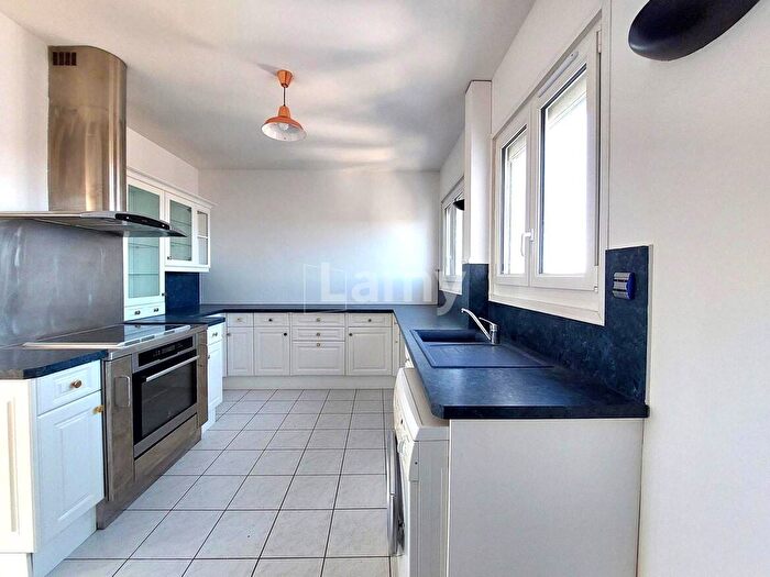 Appartement à louer - Limoges Sud-Portes Férées - 5 pièces - 3 chambres