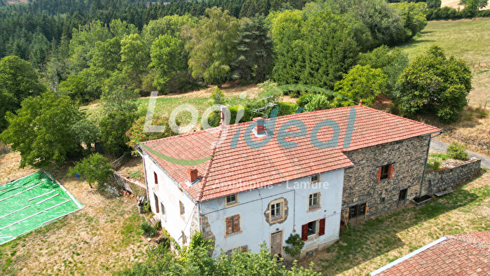 Maison 7 pièces à Poule-les-Écharmeaux, à vendre