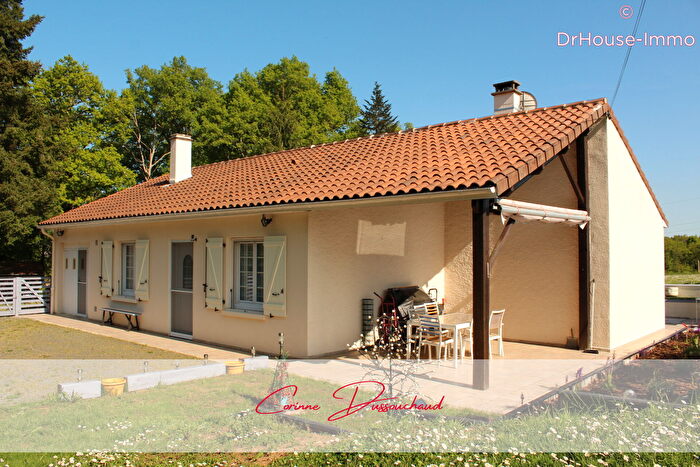 Maison à vendre - Exideuil - 5 pièces - 3 chambres