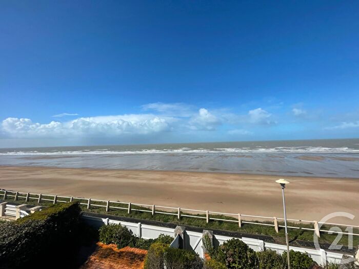 Maison à vendre - Jullouville - 5 pièces - 4 chambres