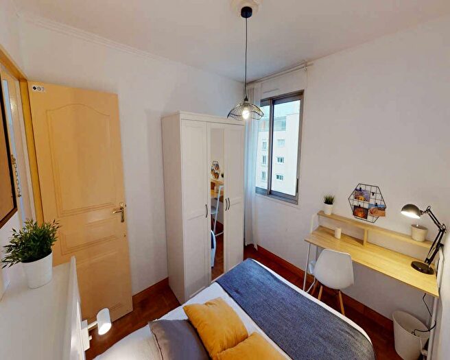 Appartement 5 pièces à Saint Louis, Lyon 7ème arrondissement, à louer
