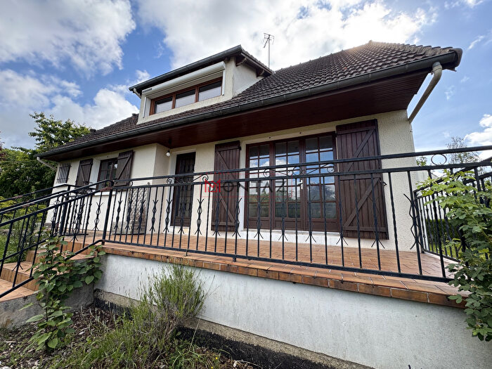 Villeneuve-sur-Bellot : Maison 5 pièces à louer