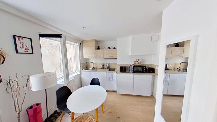 Appartement à louer - Pentes de la croix-rousse, Lyon er arrondissement - 1 pièce