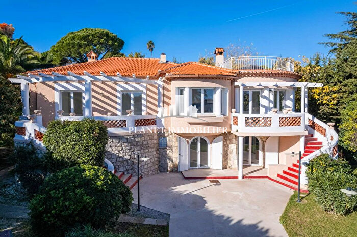 Maison à vendre - Antibes, Juan-les-Pins, Le Cap - 6 pièces - 6 chambres