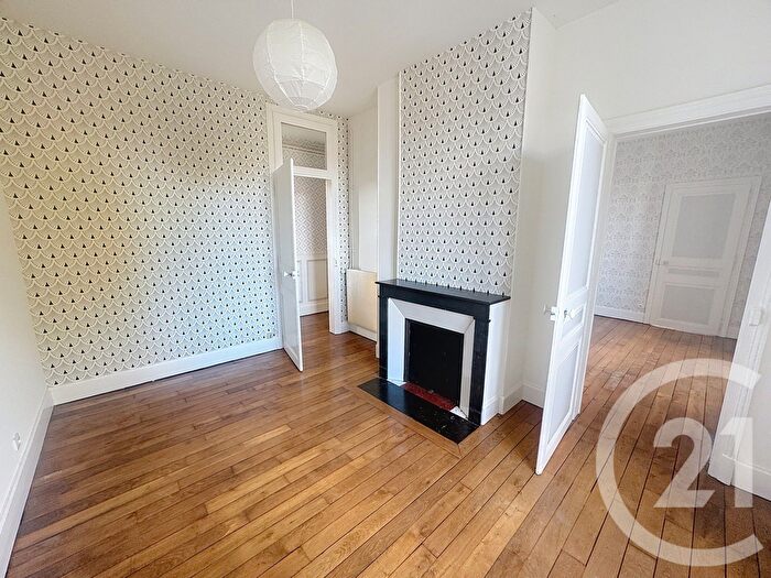 Appartement à louer - Châlons-en-Champagne, Rive gauche - 3 pièces - 2 chambres