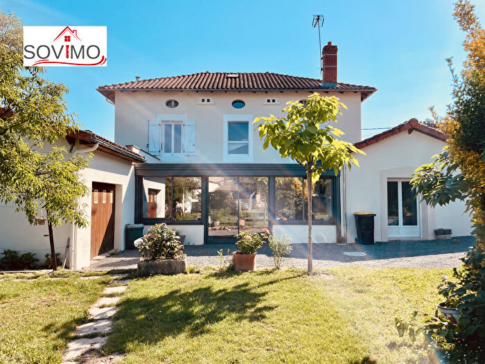 Maison 6 pièces à vendre à Chabanais