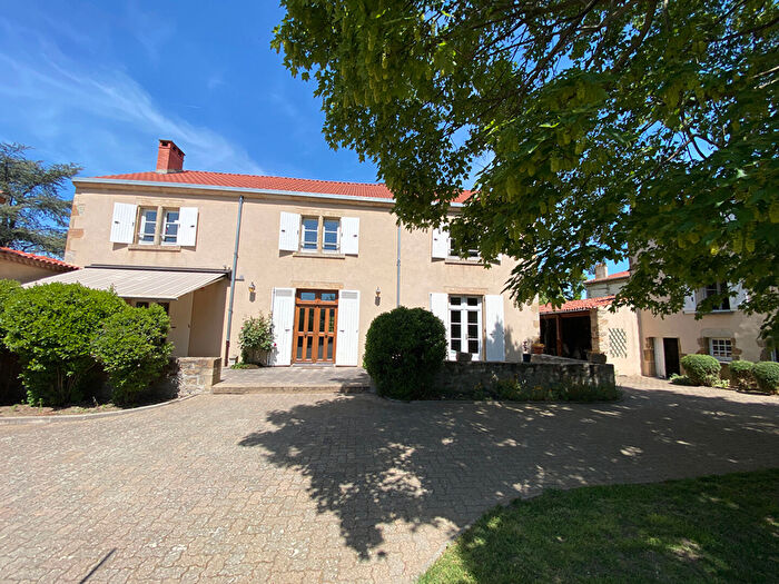Maison 12 pièces à vendre - Veyre-Monton