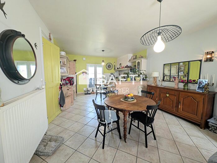 Maison à vendre - La Fère - 5 pièces - 4 chambres