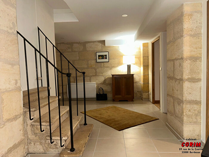 Appartement à louer - Bordeaux - 3 pièces - 2 chambres