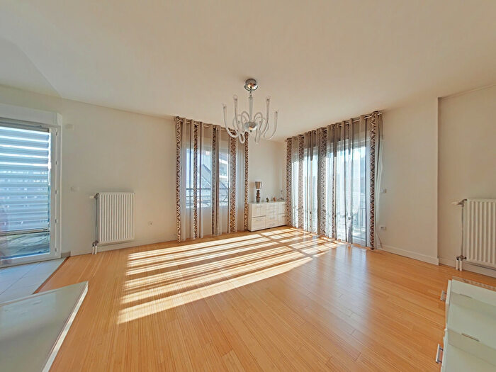 Appartement à louer - Fontenay-le-Fleury, Soleil Levant - 3 pièces - 2 chambres