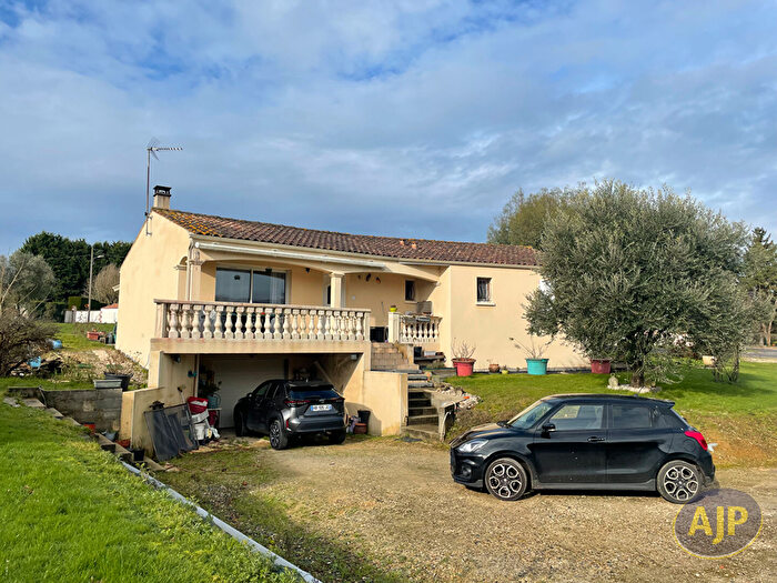 Maison à vendre - Écoyeux - 5 pièces - 3 chambres