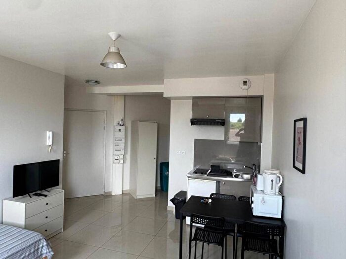 Appartement à louer - General de Gaulle-Iles, Montfermeil - 1 pièce