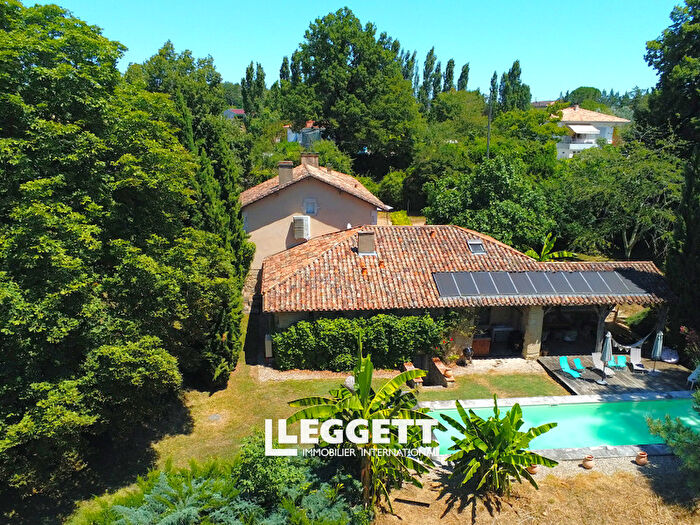 Maison à vendre - Tombeb uf, Tombeboeuf - 6 pièces - 5 chambres