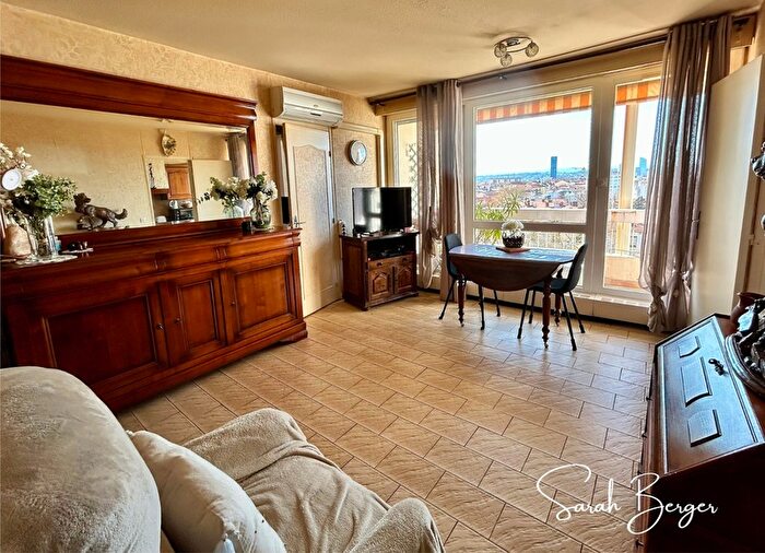 Appartement à vendre - Villeurbanne, Perrallière - 2 pièces - 1 chambre