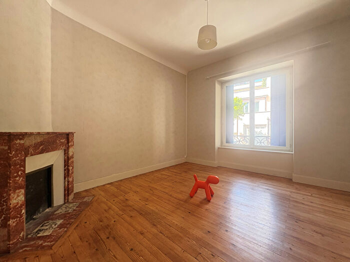 Appartement à louer - Clermont-Ferrand, Vallières, Sallins, Poncillon - 3 pièces - 2 chambres