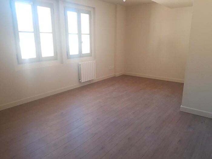 Nîmes, Tour Magne - Appartement 2 pièces à louer