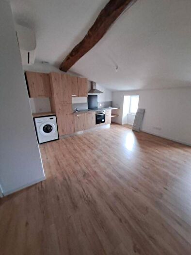 Centre Ville, Saint-Jean-dAngély : Appartement 1 pièce à louer