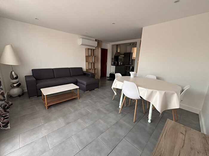 Appartement 3 pièces à Nîmes, Les Amoureux, à louer