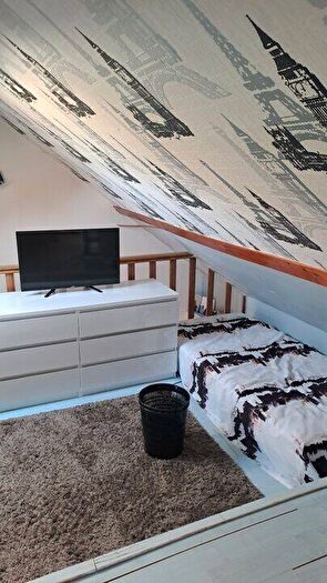 Appartement à louer - Est Nord Ouest, Saint-Pierre-lès-Nemours - 1 pièce