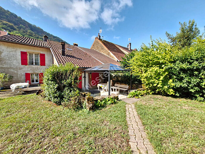 Maison à vendre - Cousance - 5 pièces - 4 chambres