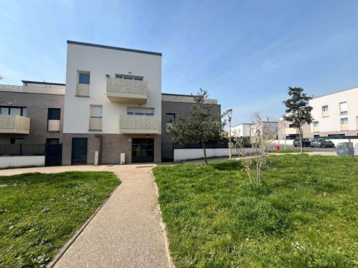 Appartement à louer - Bruyères-le-Châtel - 3 pièces - 2 chambres