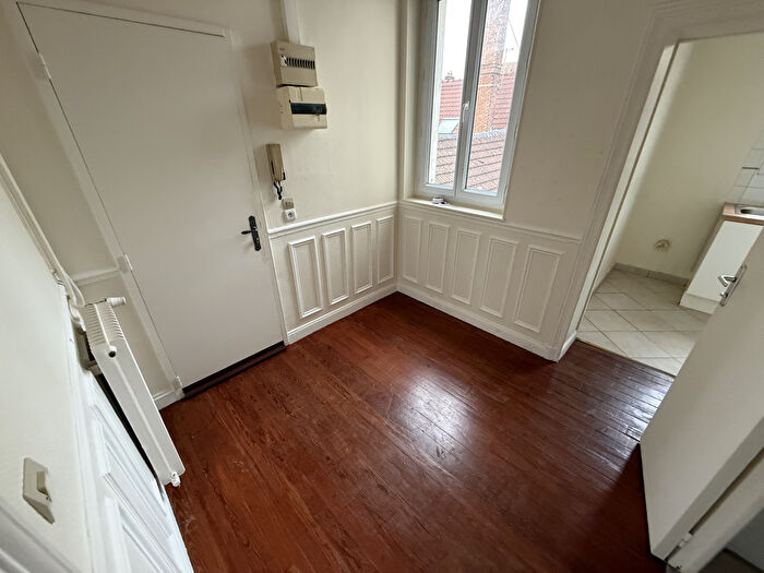 Appartement à louer - Melun, Rive de Seine, Sud - 2 pièces - 1 chambre