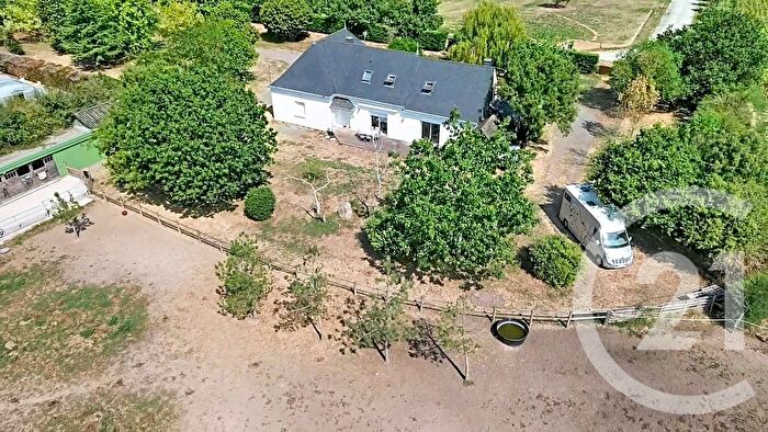 Maison 7 pièces à Belligné, à vendre