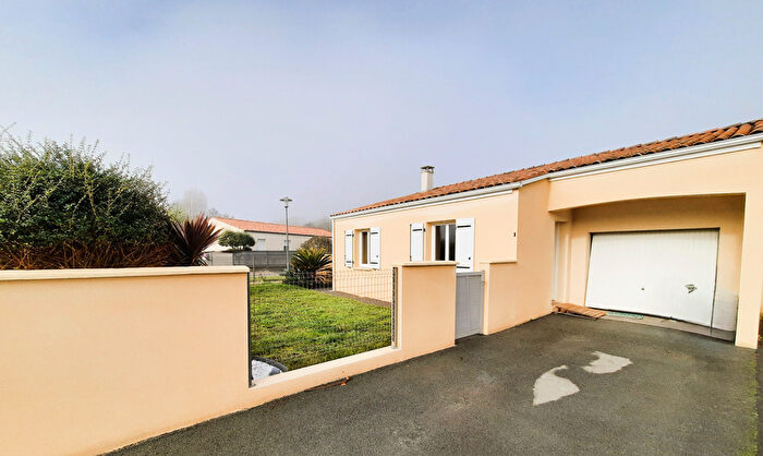 Maison à vendre - Saintes, La Gare, Sébastien de Brouard, La Fenêtre - 4 pièces - 2 chambres