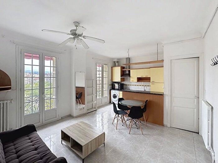 Appartement à louer - Riquier, Nice - 2 pièces - 1 chambre