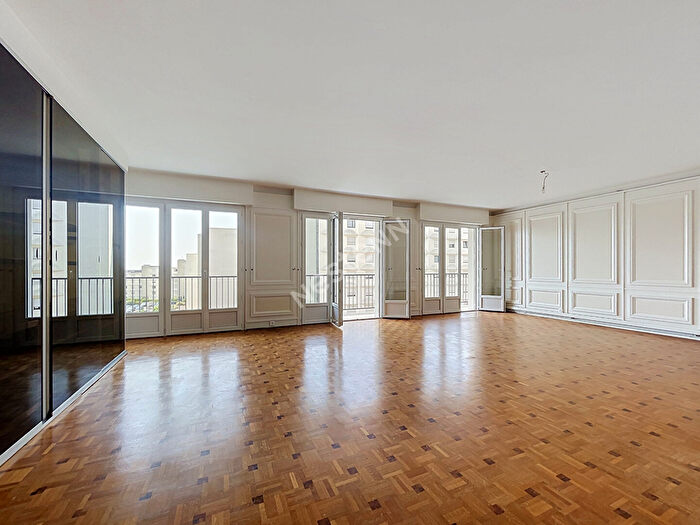 Appartement 5 pièces à Nantes, Longchamp, Rond-Point de Rennes, Perverie, Américains, à vendre