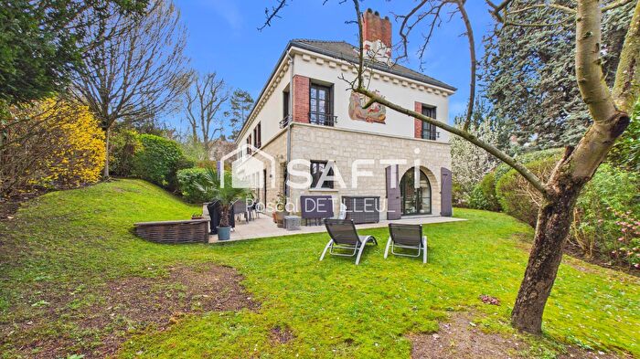 Maison à vendre - Garches, Centre-ville, Mairie - 7 pièces - 4 chambres