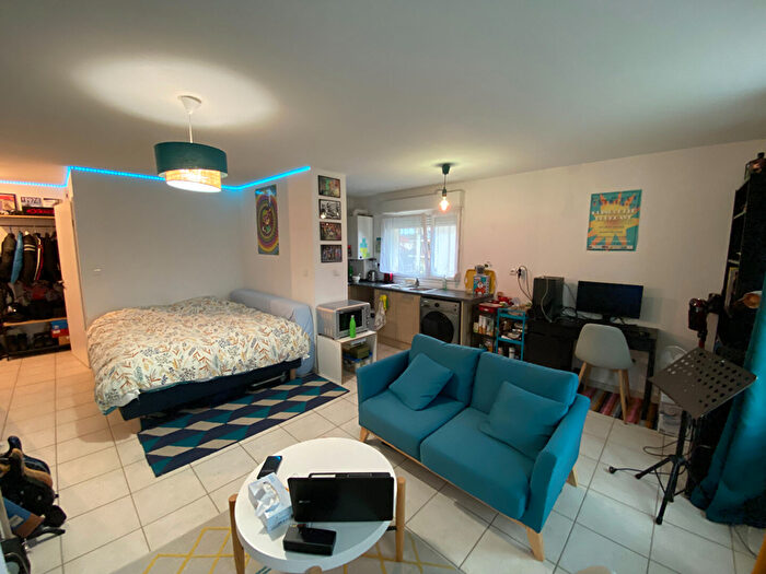 Appartement à louer - Woippy, Centre-ville, Gare - 1 pièce