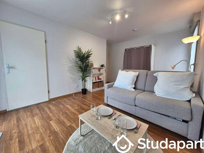 Appartement à louer - Clairmarais-Charles Arnould, Reims - 1 pièce